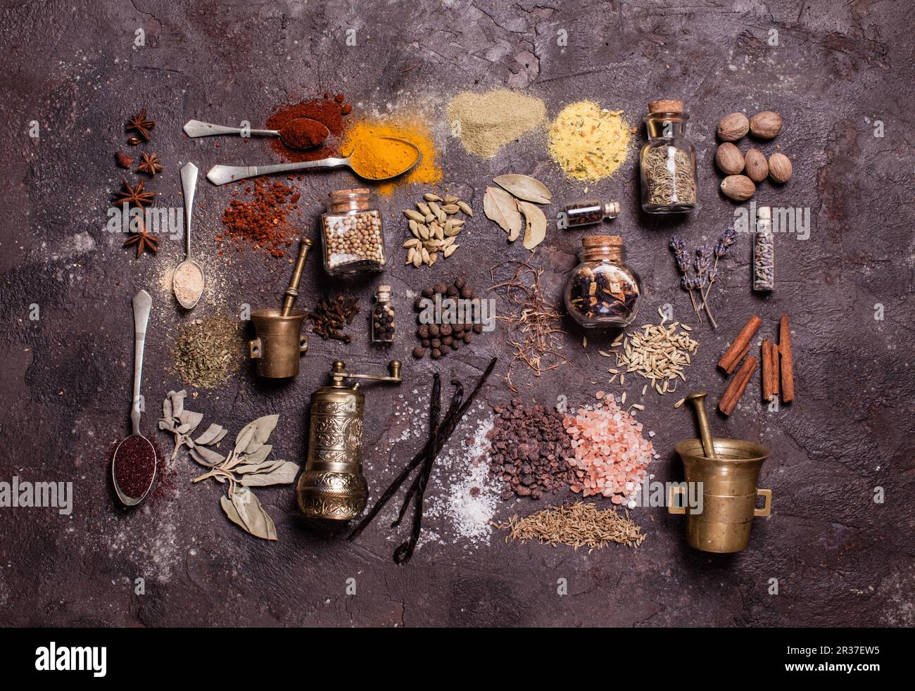 Flat lay cinnamon hi-res stock photography and images - Alamy