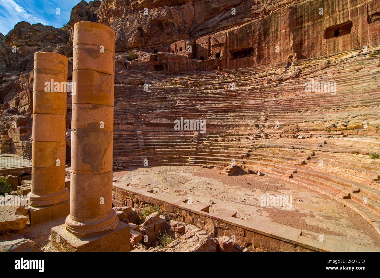 Ancient amphitheater jordan hi-res stock photography and images - Alamy