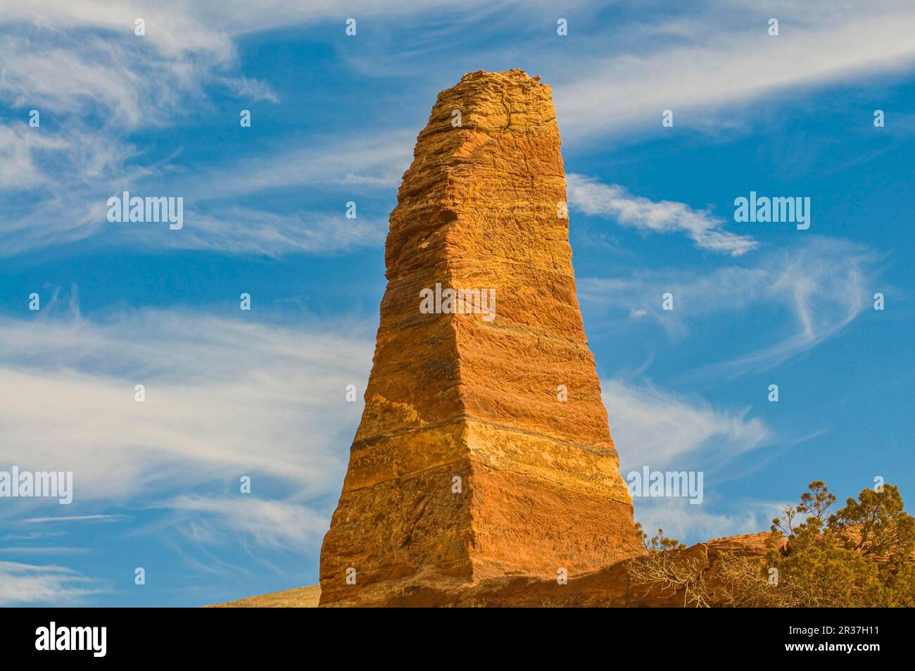 Obelisk in the rock vegetation of Petra, Jordan Stock Photo - Alamy