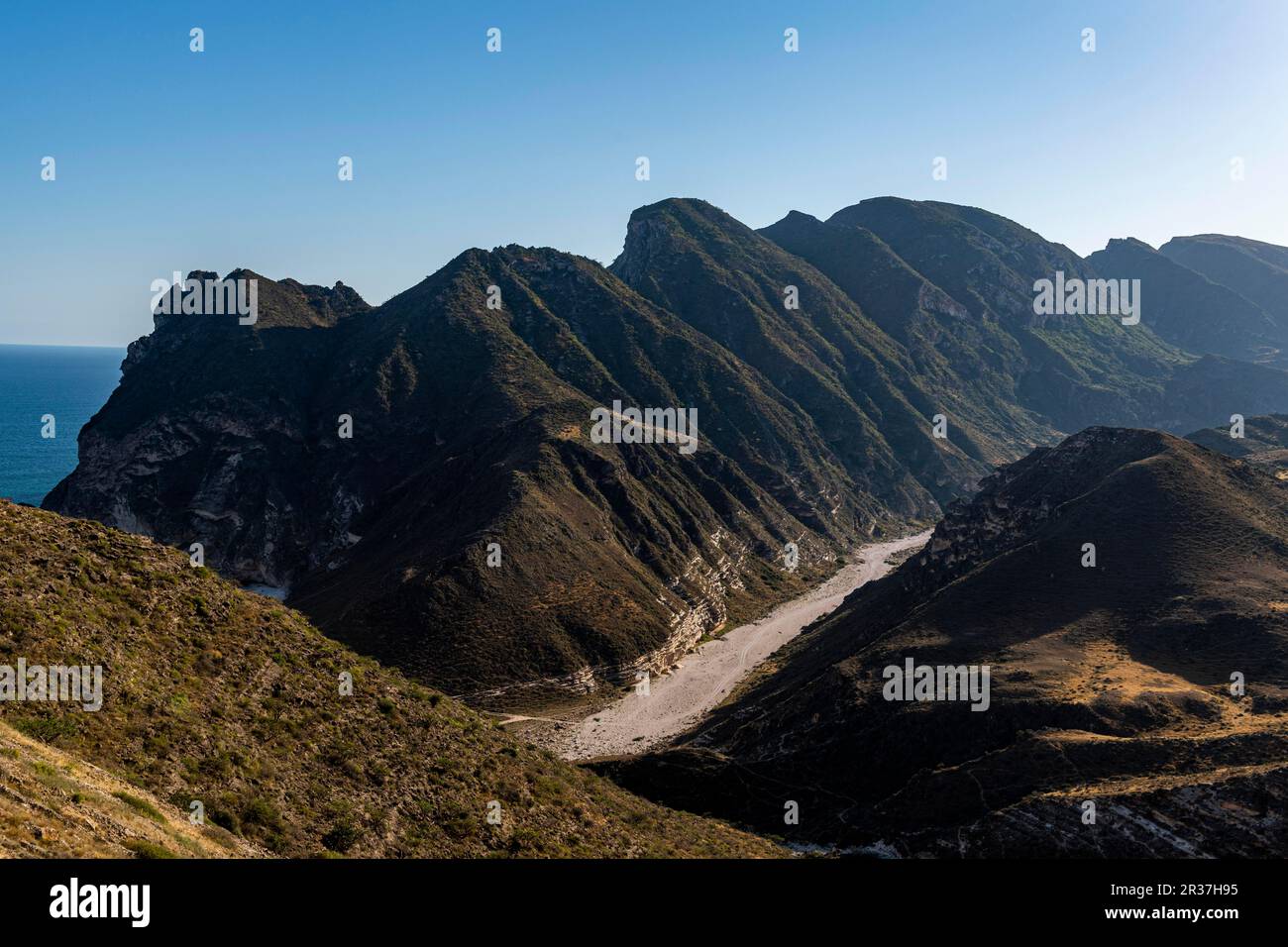 Rugged mountainous landscape hi-res stock photography and images - Alamy
