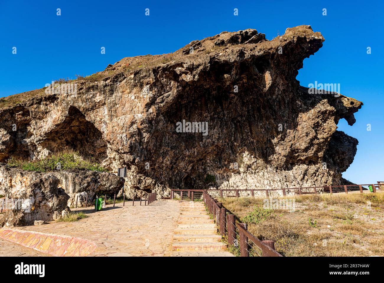 Marneef cave, Mughsail beach, Salalah, Oman Stock Photo - Alamy