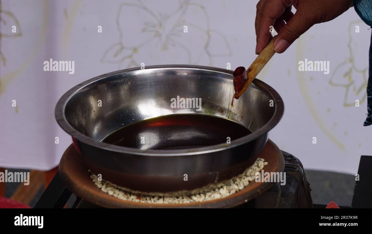 Batik cloth hi-res stock photography and images - Alamy