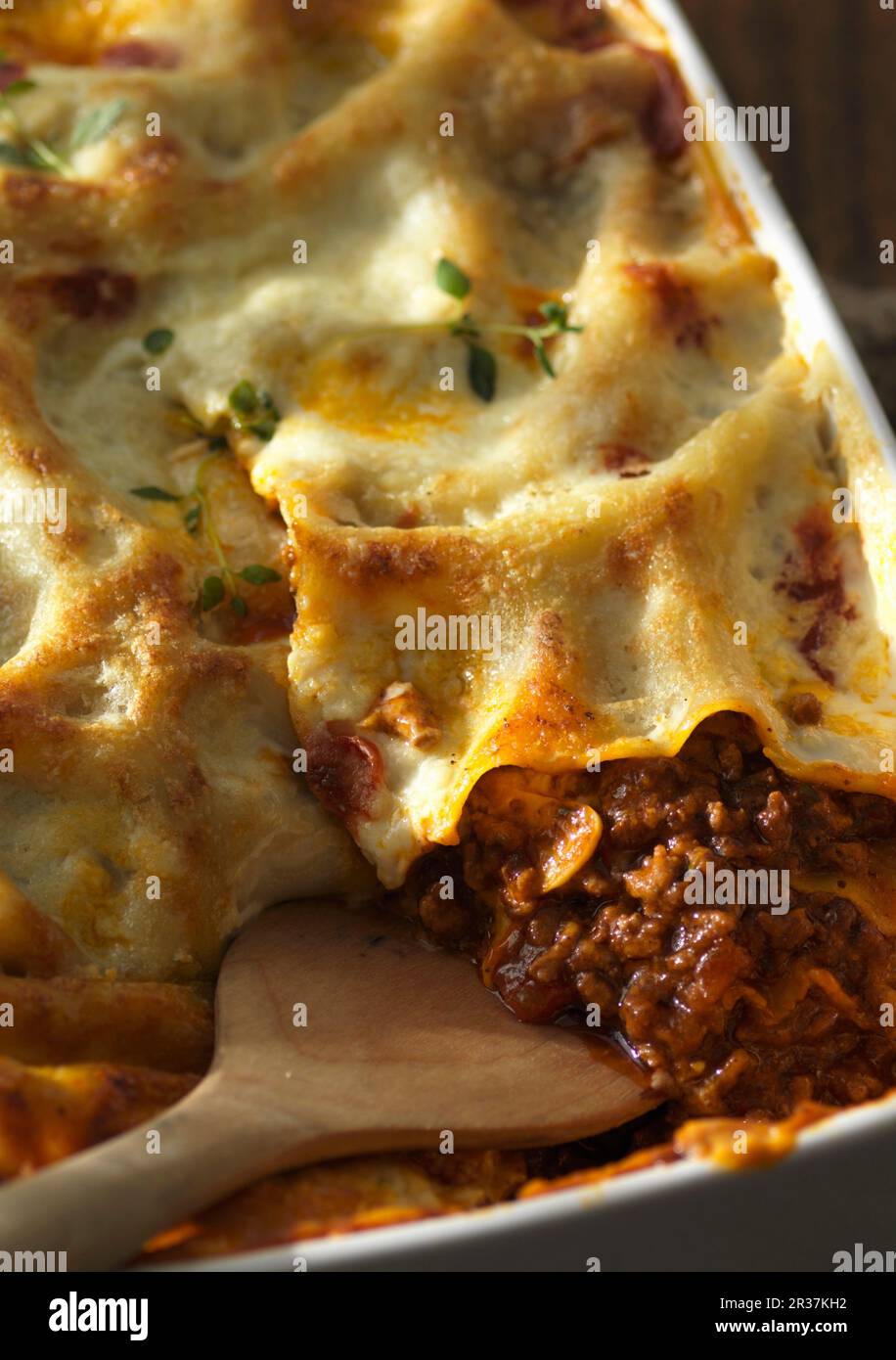 Mince lasagne (close-up Stock Photo - Alamy