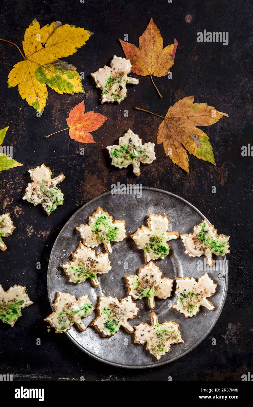 Maple leaf shaped cake hi-res stock photography and images - Alamy