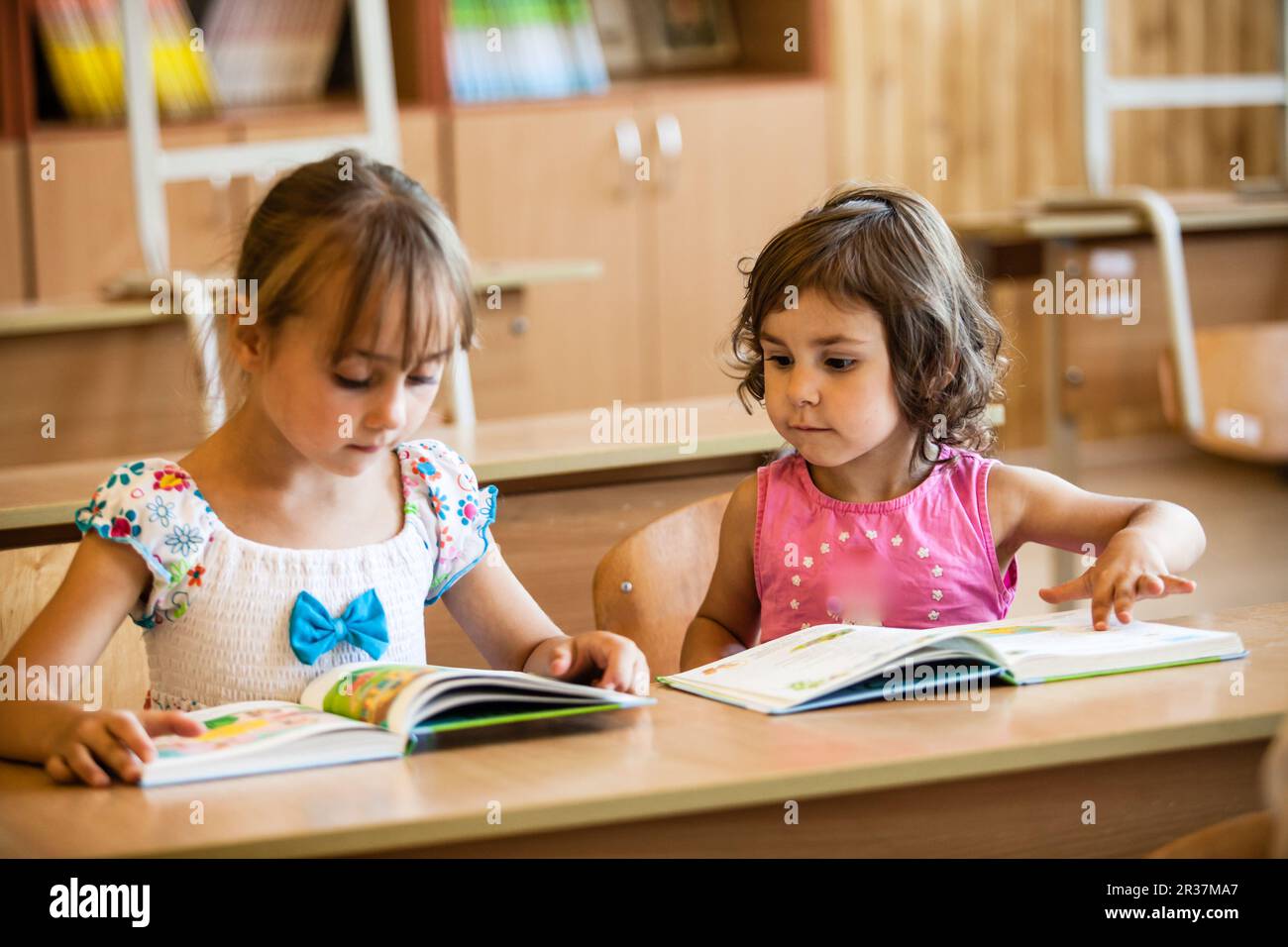 Preschool girl girls hi-res stock photography and images - Alamy