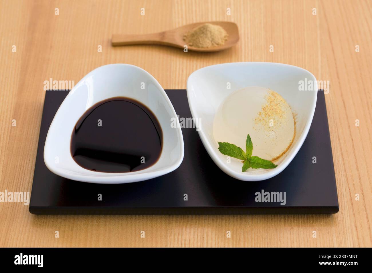 Raindrop cake hi-res stock photography and images - Alamy