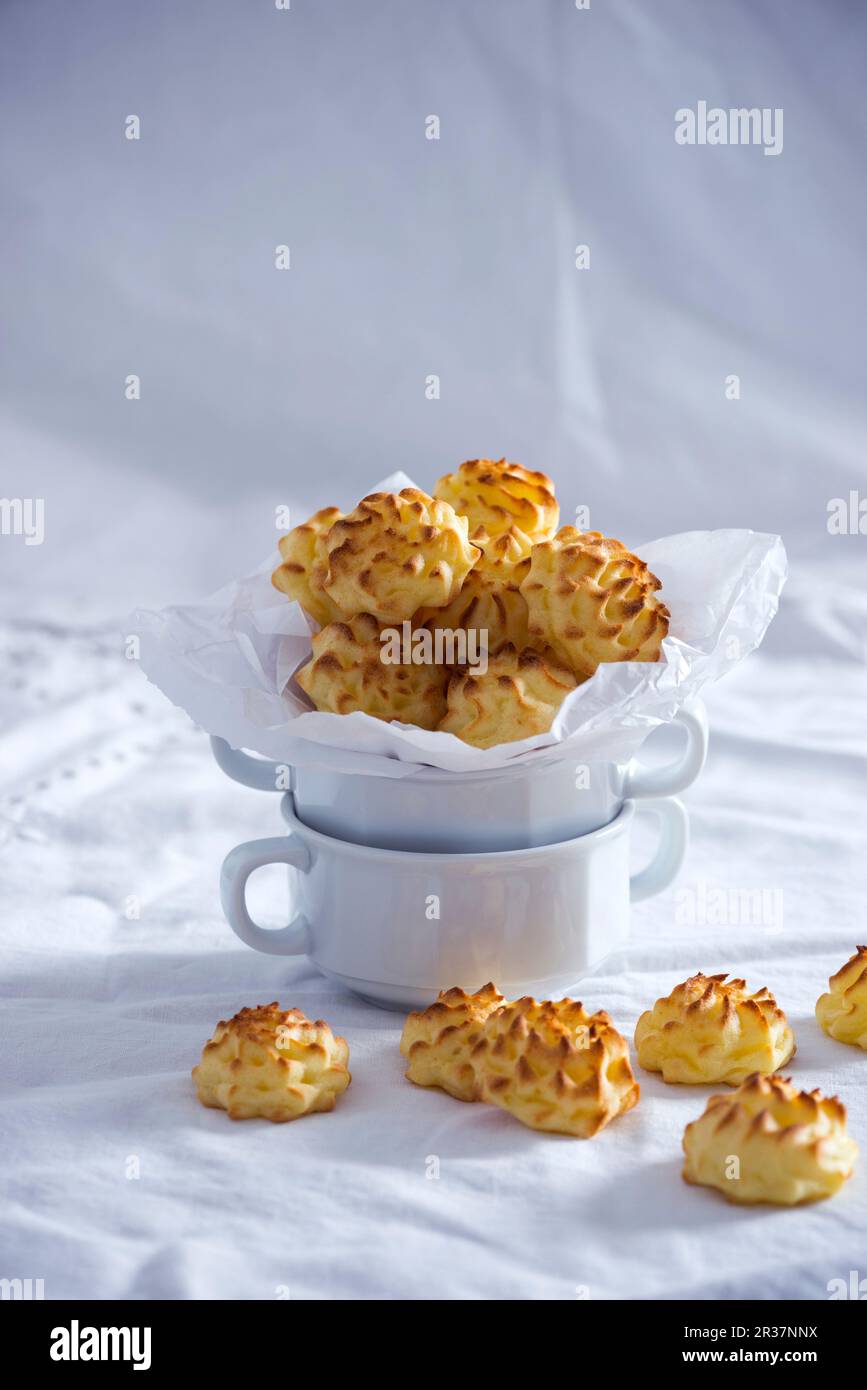 Vegan mashed potato rosettes Stock Photo - Alamy