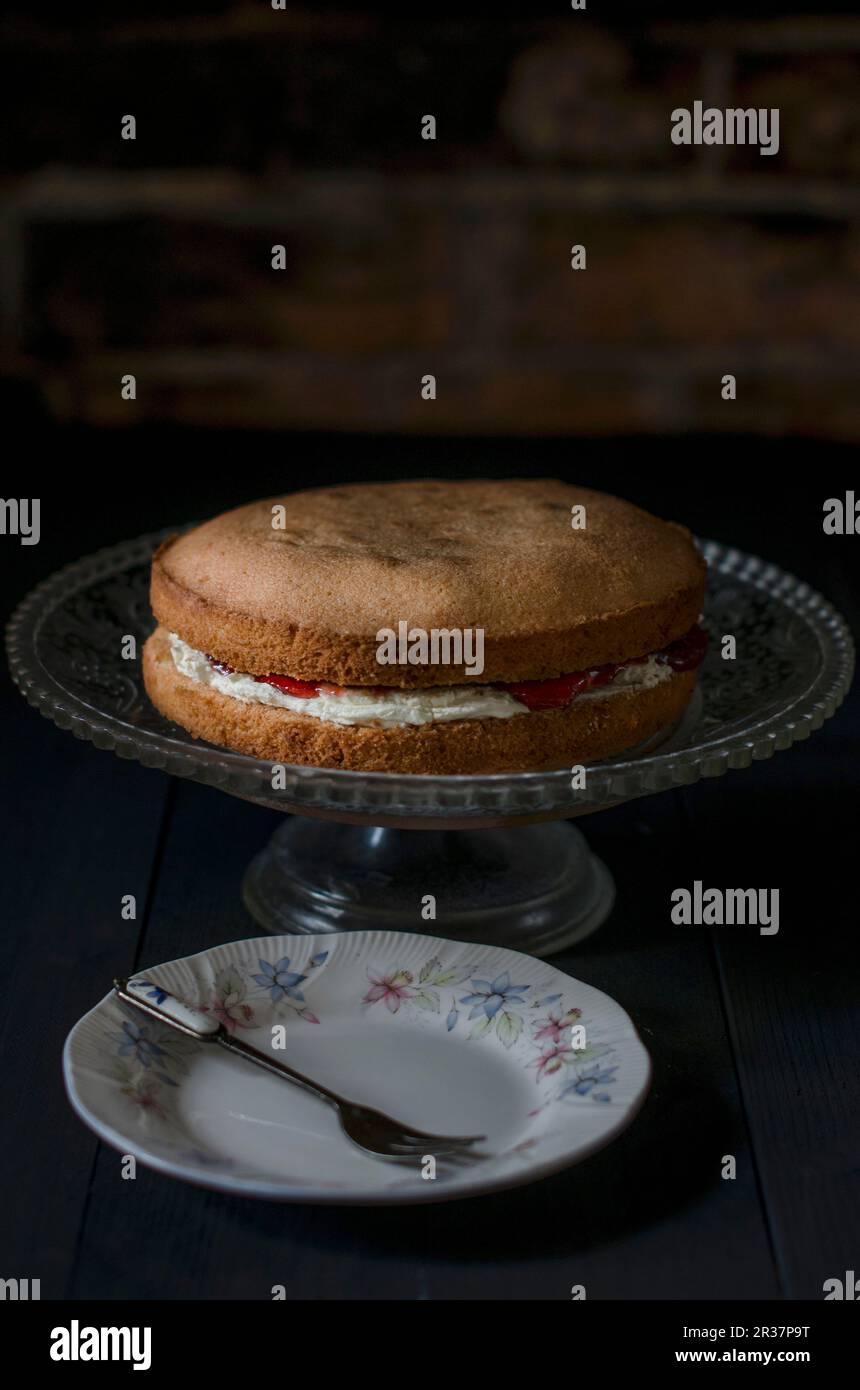 Victoria sponge cake with buttercream hi-res stock photography and ...