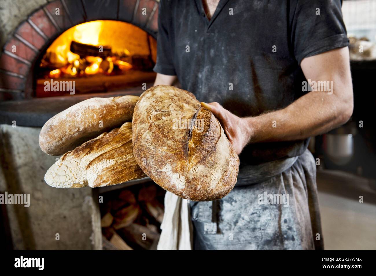 Wood burning stove breads hi-res stock photography and images - Alamy