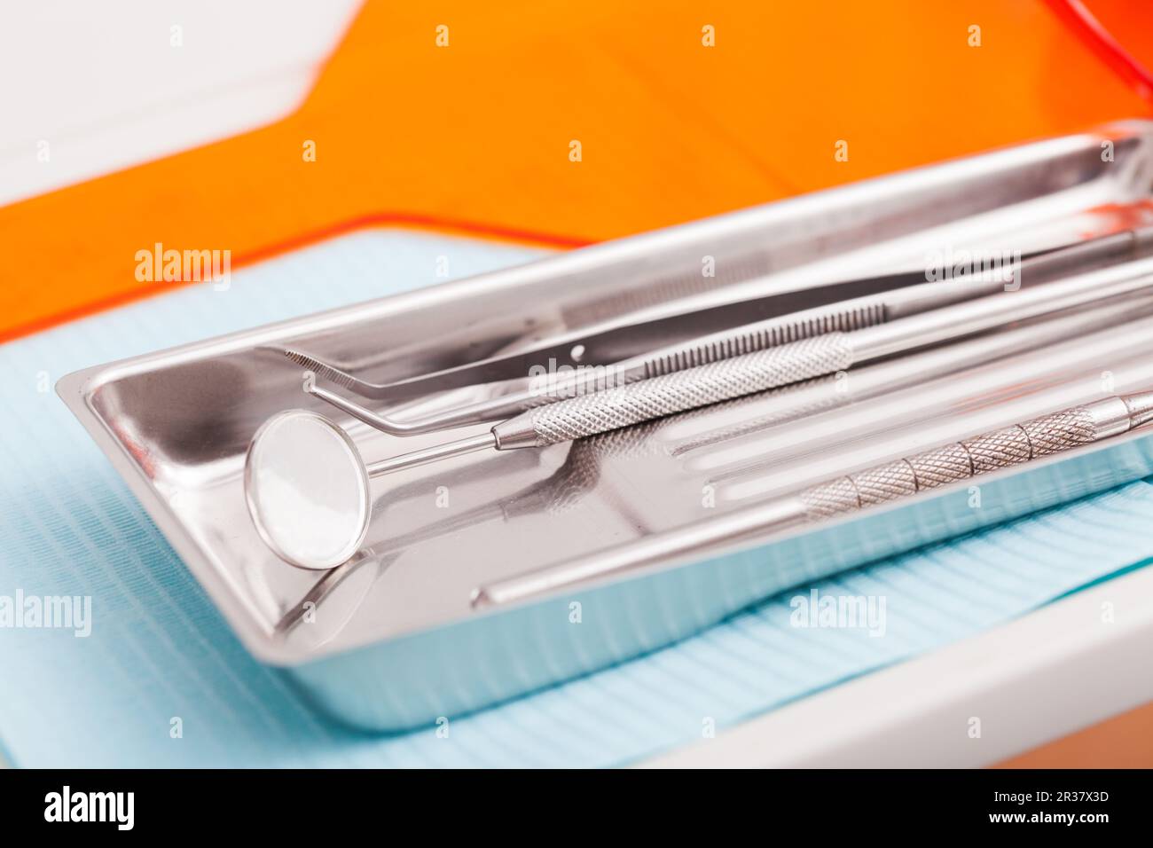 Tooth dental instruments Stock Photo - Alamy