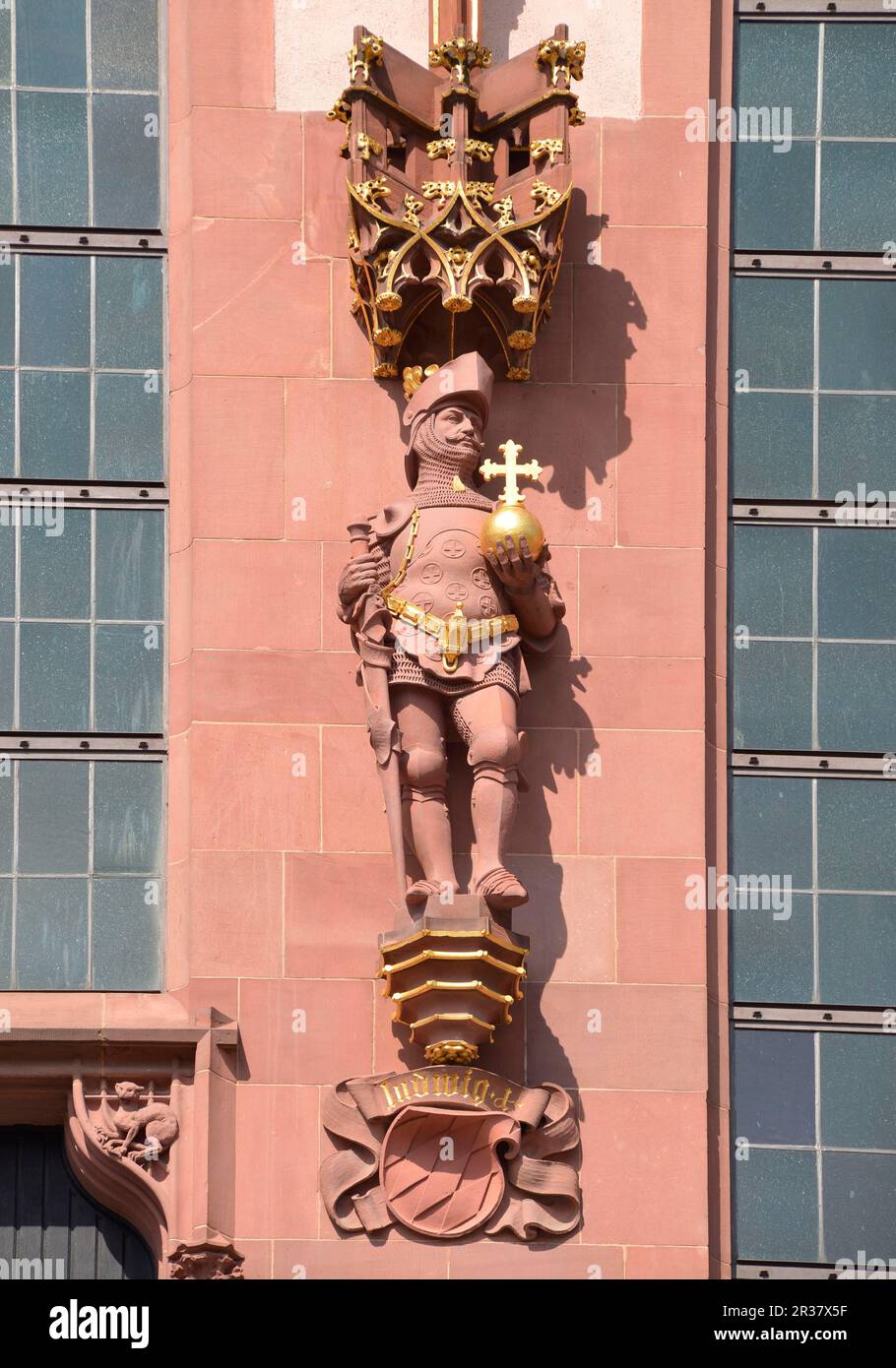 Statue of Emperor Ludwig I, Roemer City Hall, Frankfurt am Main, Hesse ...