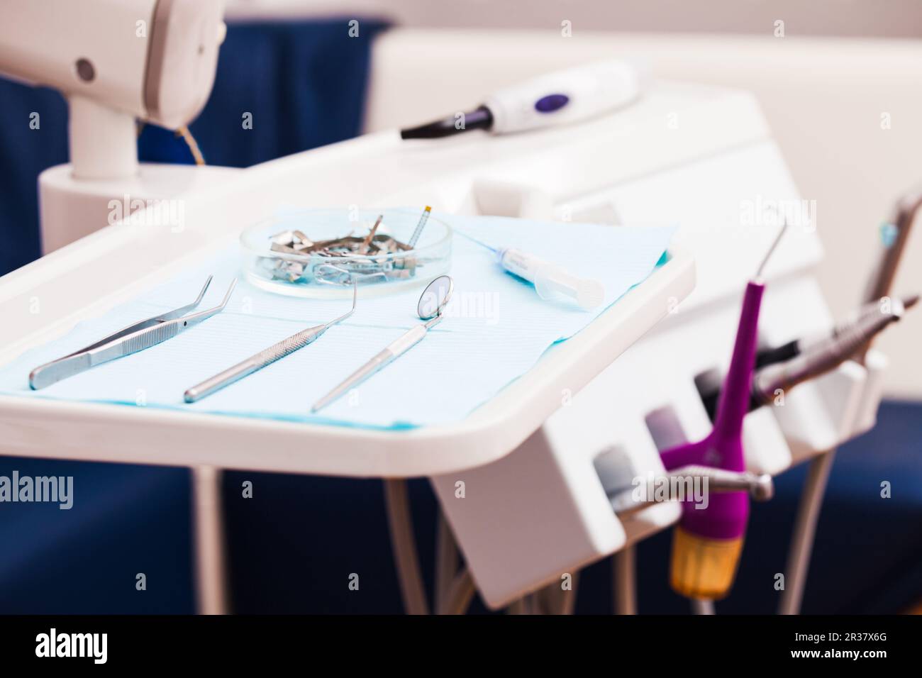 Tooth dental instruments Stock Photo - Alamy
