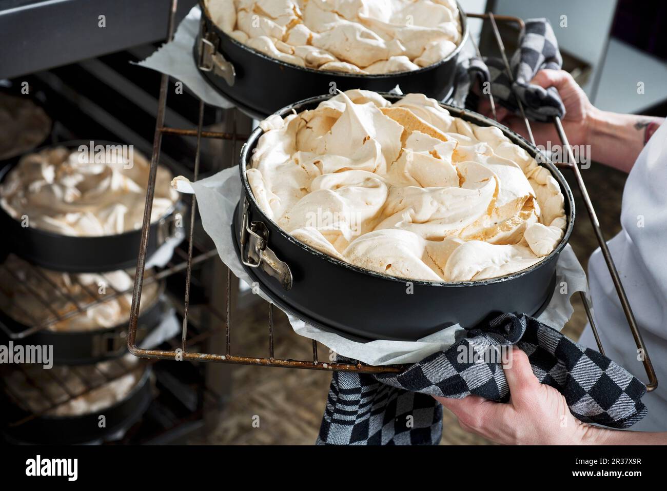 Freshly baked meringue cake hi-res stock photography and images - Alamy