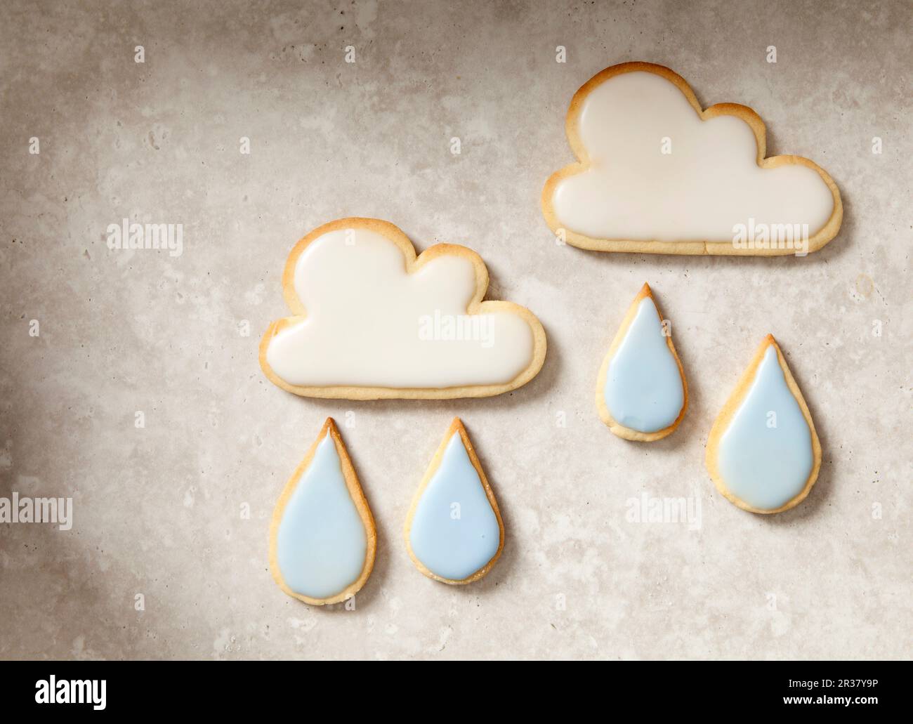 April: Cloud and raindrop cookies Stock Photo - Alamy