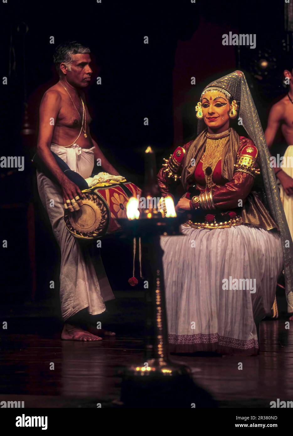 Kathakali dance minukku character kerala hi-res stock photography and ...
