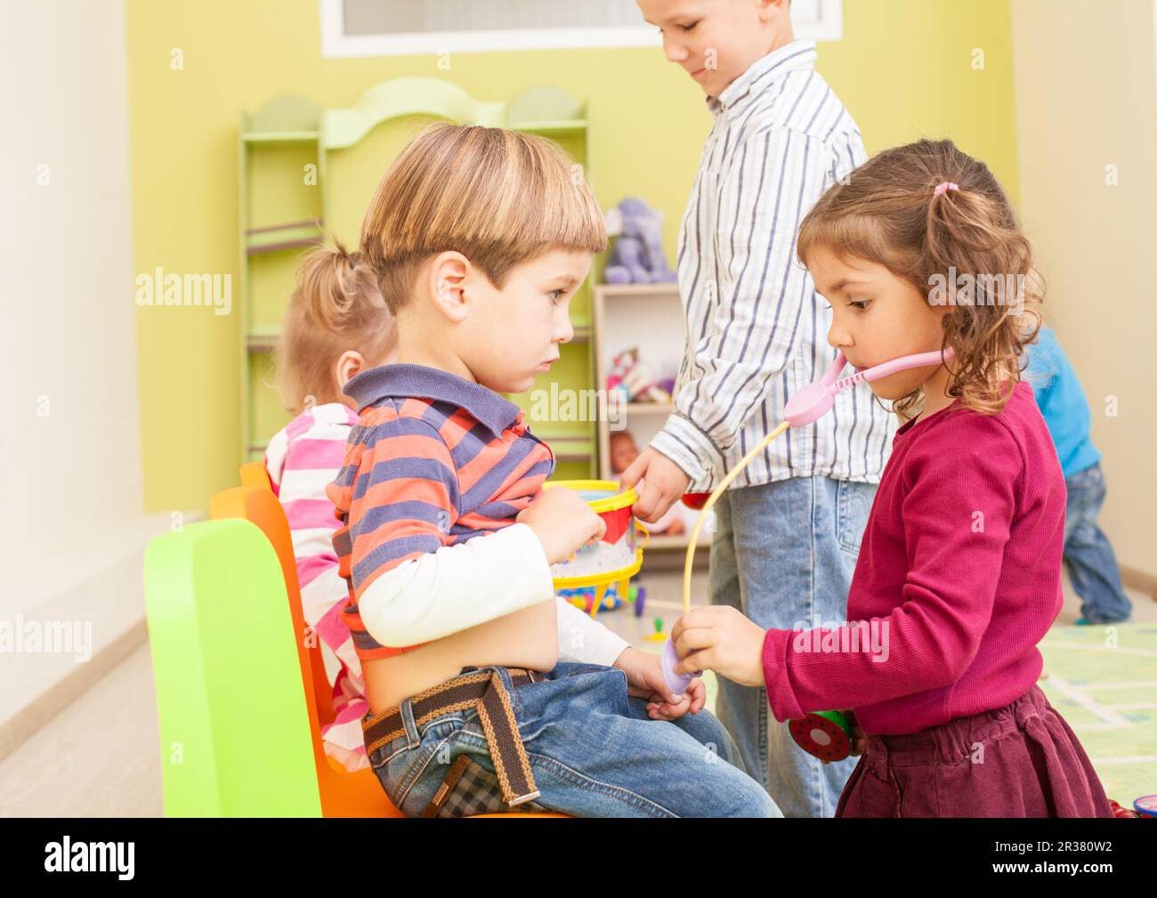 Children stethoscope boy girl hi-res stock photography and images - Alamy