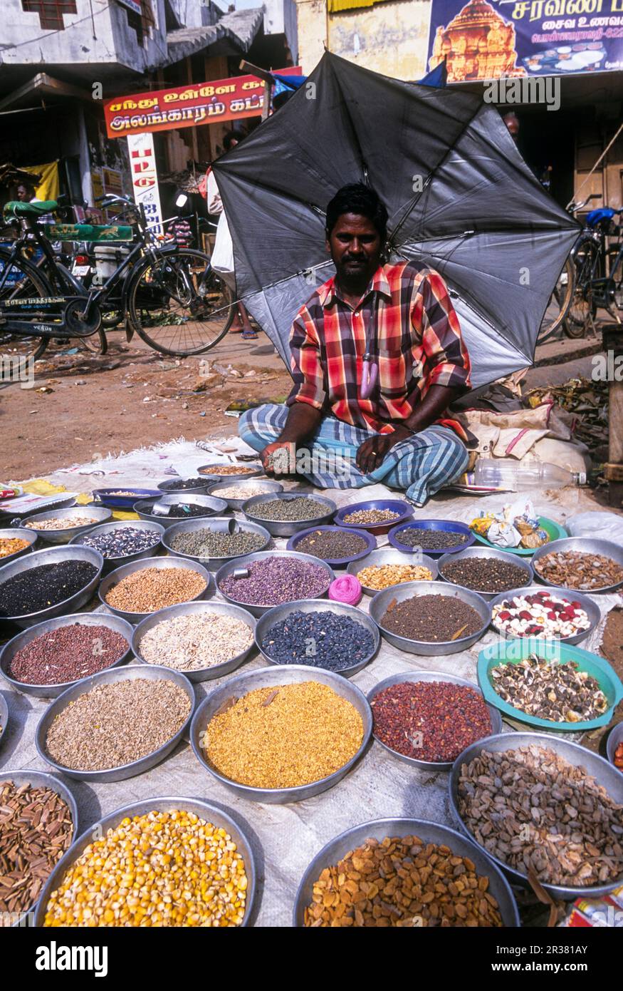 Seed selling hi-res stock photography and images - Alamy