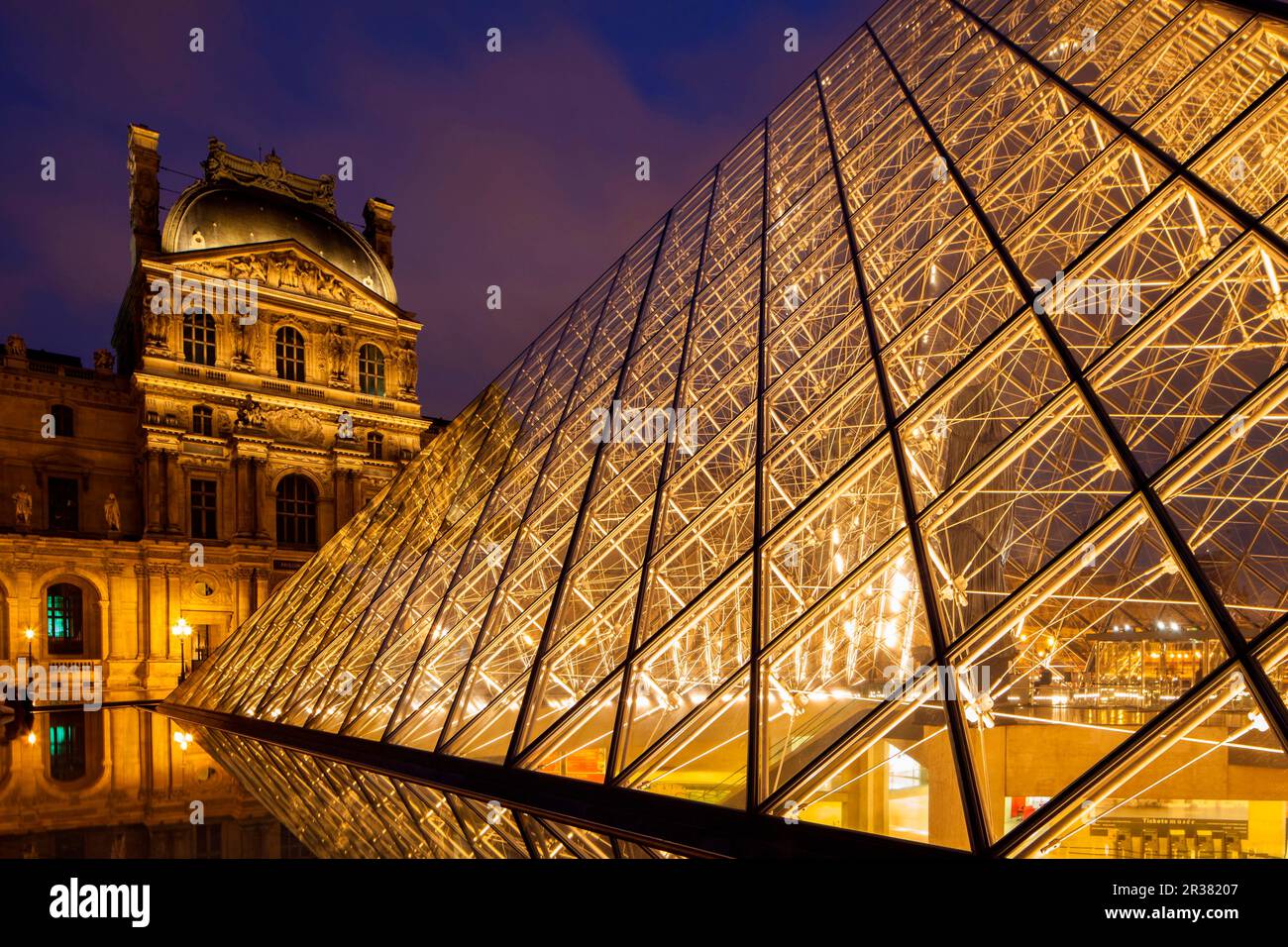 Louvre, Paris, Blue Hour, France Stock Photo - Alamy