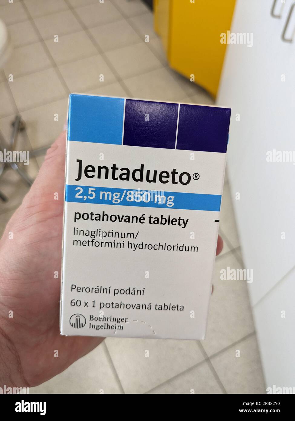 Jentadueto box hi-res stock photography and images - Alamy