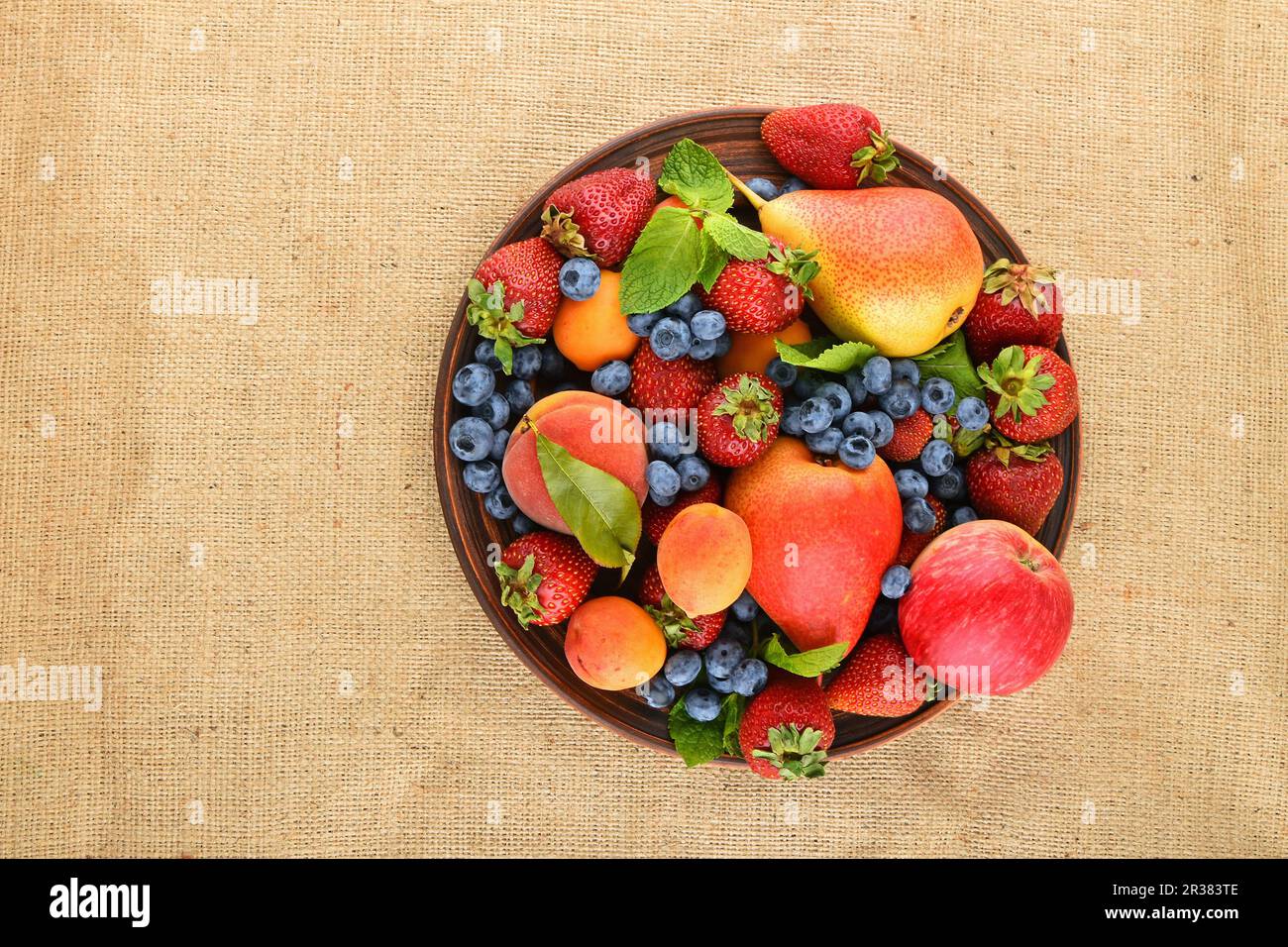 Burlap canvas hi-res stock photography and images - Alamy