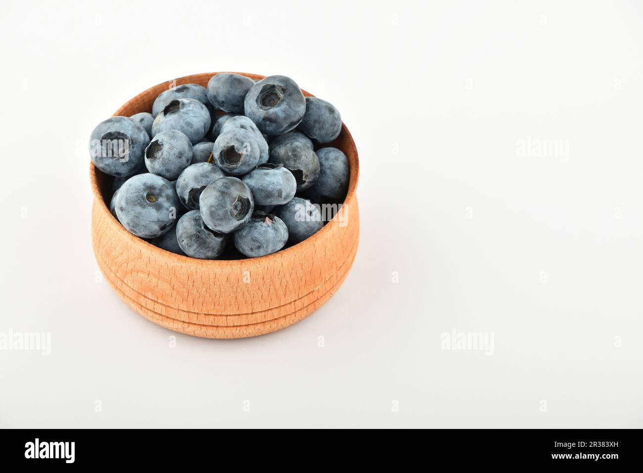 Blueberries in bowl isolated hi-res stock photography and images - Alamy
