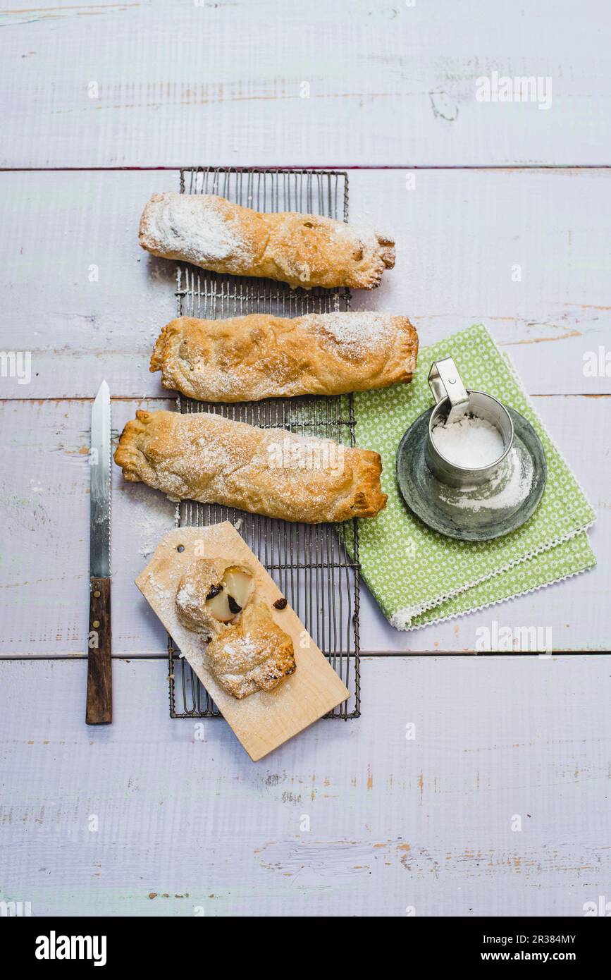 Strudel from puff pastry hi-res stock photography and images - Alamy