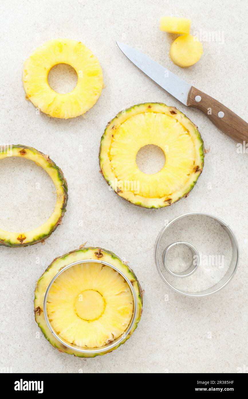 Peeling pineapple hi-res stock photography and images - Alamy