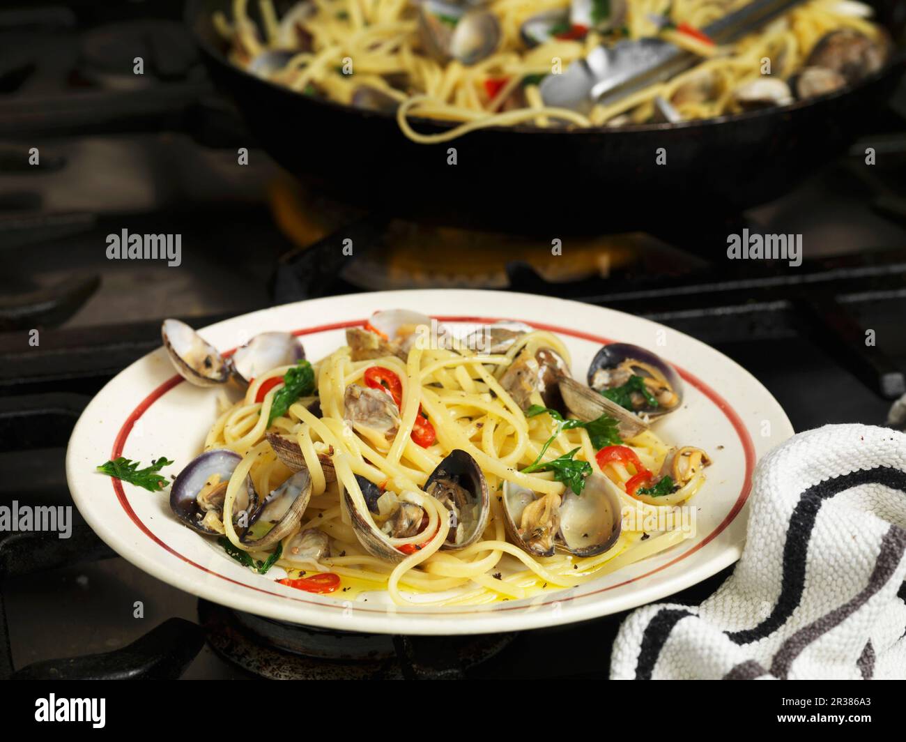 Vongole venus hi-res stock photography and images - Alamy