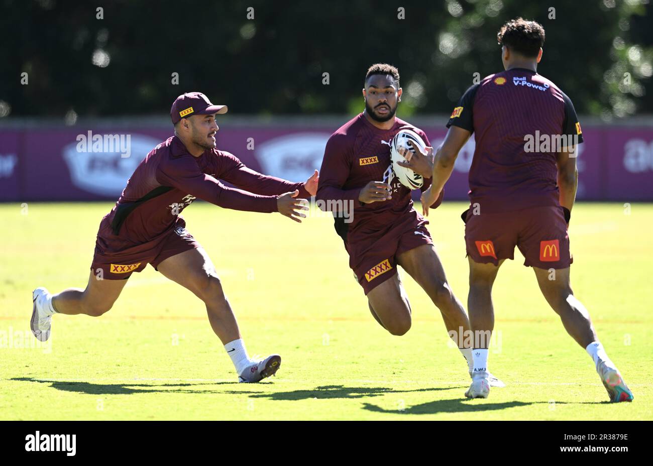 Hamiso Tabuai-Fidow (centre) in action during a Queensland Maroons ...