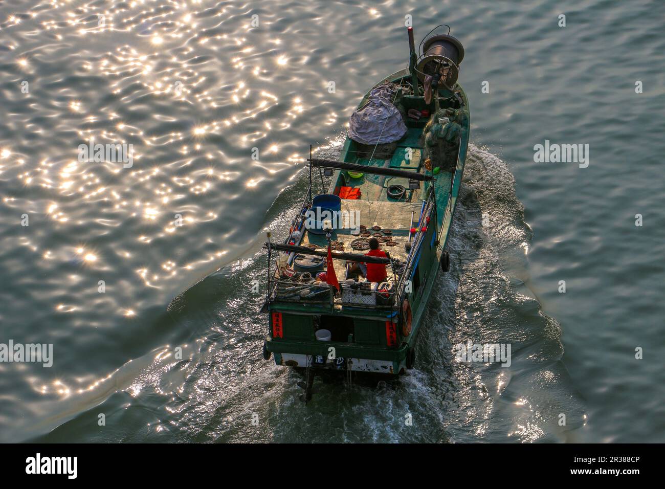 Chinese fishing boat Stock Photo - Alamy