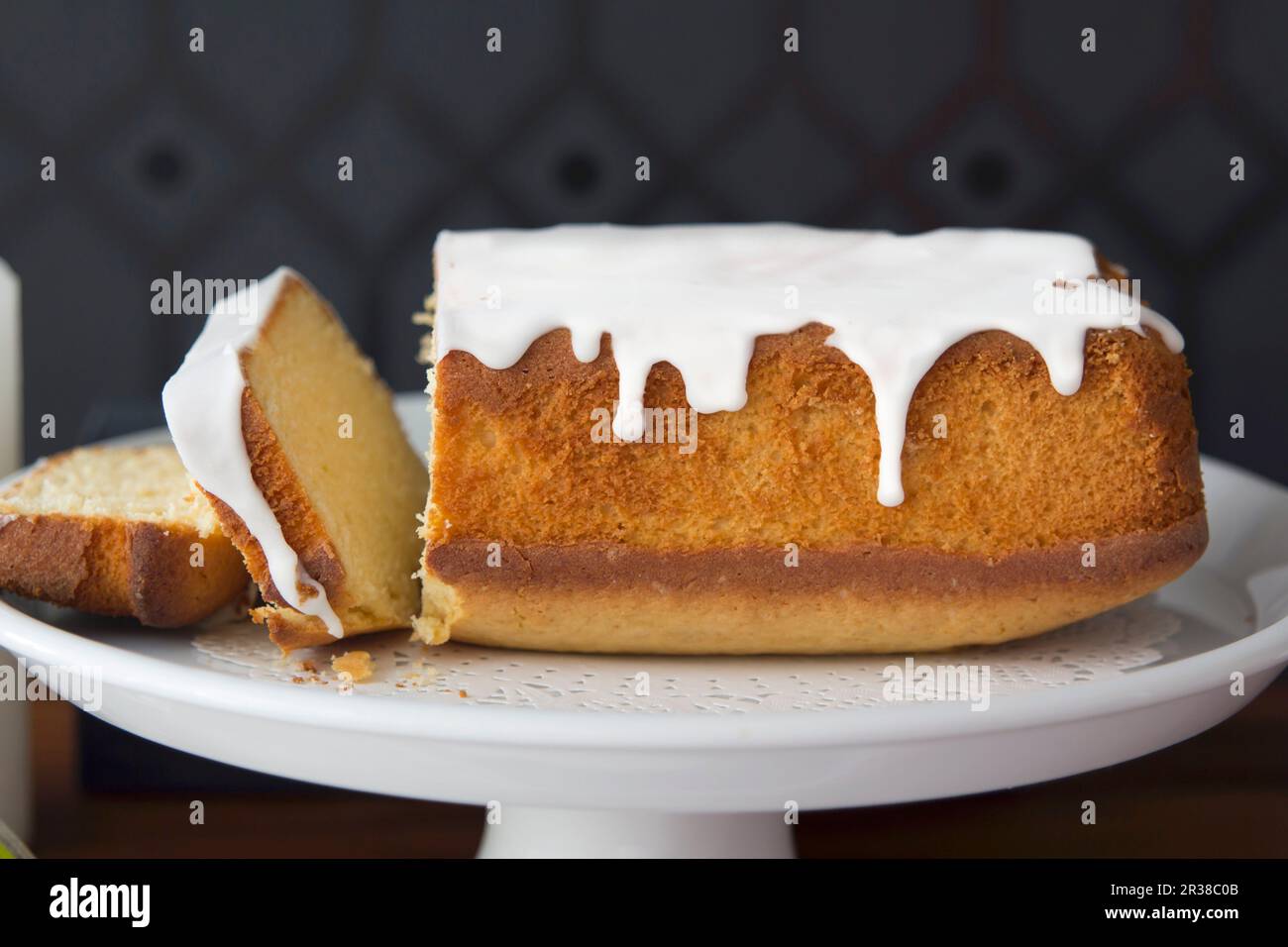 Vanilla icing hi-res stock photography and images - Alamy