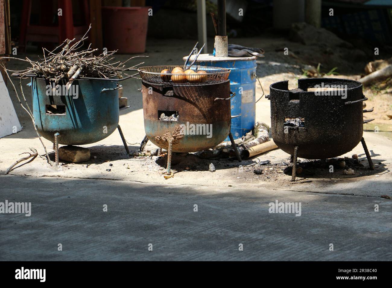 Village cooking hi-res stock photography and images - Alamy