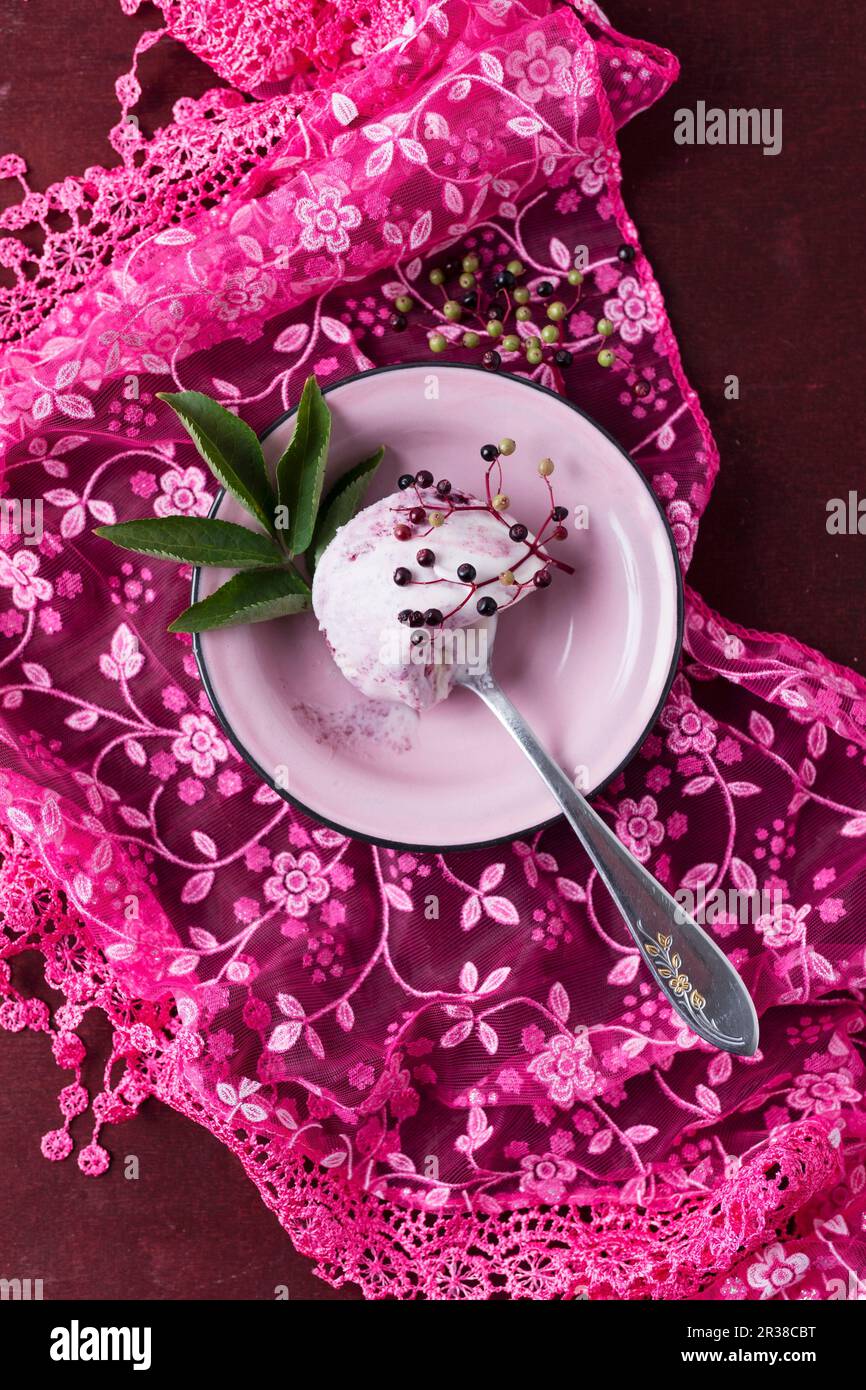 Elder ice cream hi-res stock photography and images - Alamy