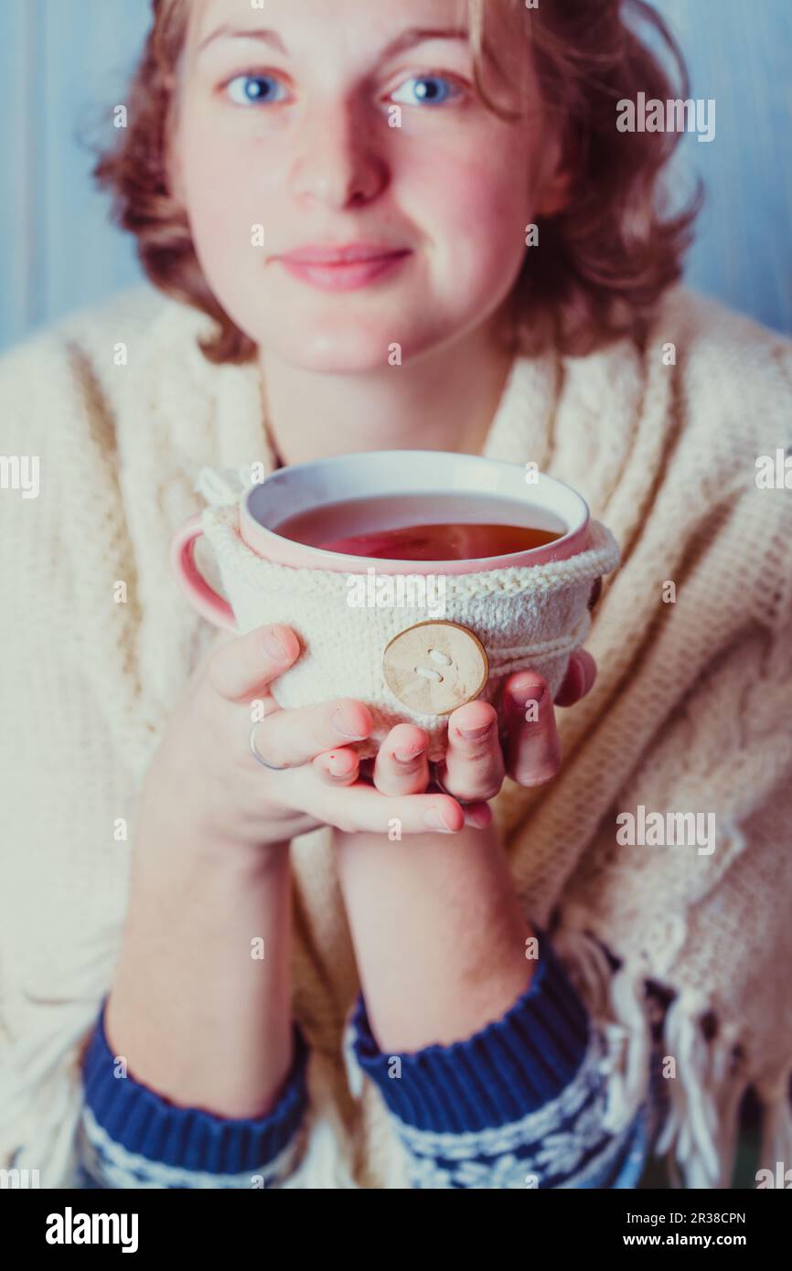 Woman cup tea table hi-res stock photography and images - Alamy