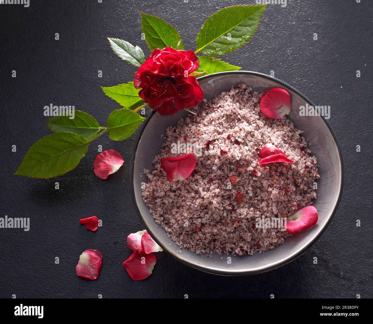 Rose petals edible bowl hi-res stock photography and images - Alamy