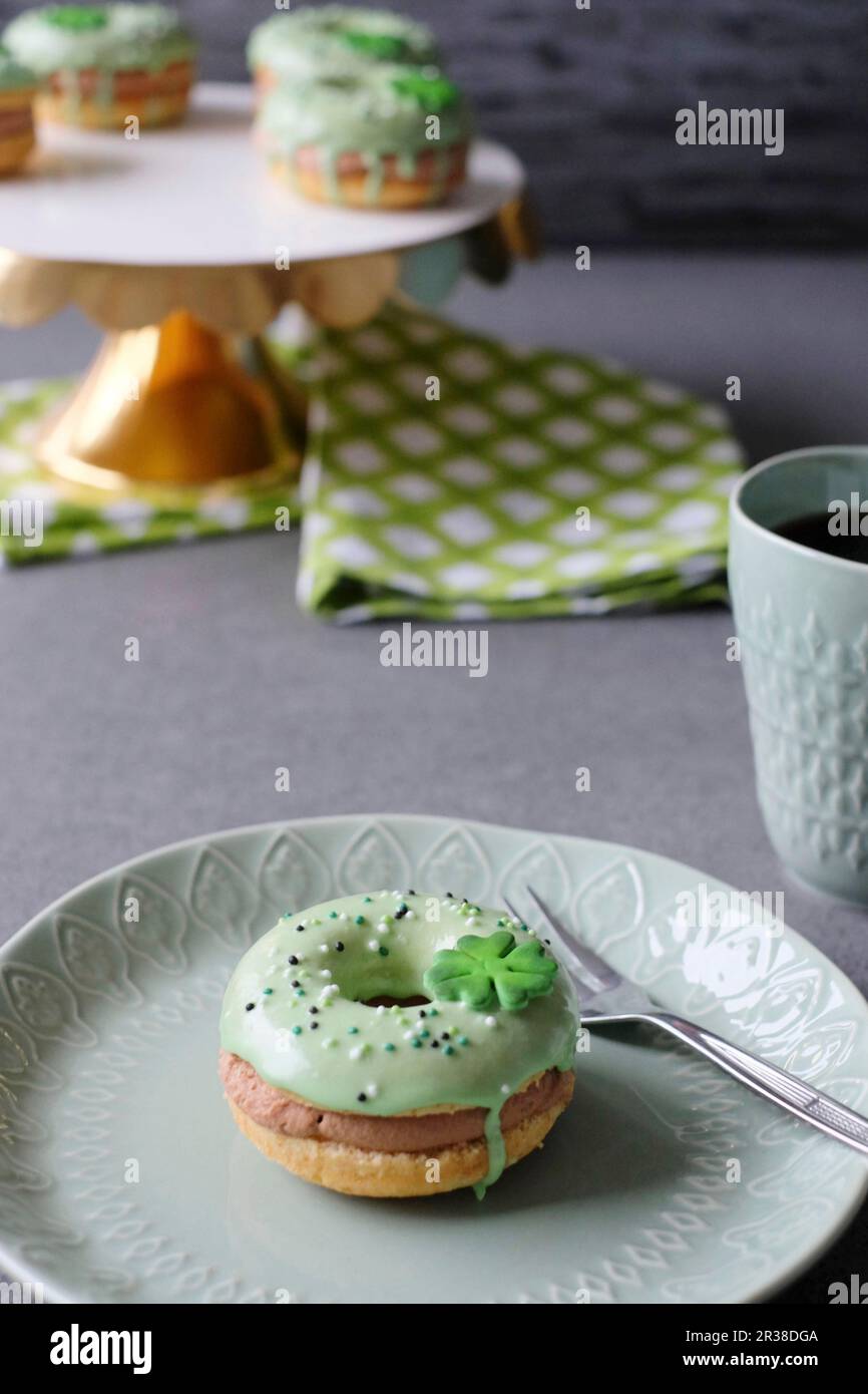 Donuts for st patricks day hi-res stock photography and images - Alamy