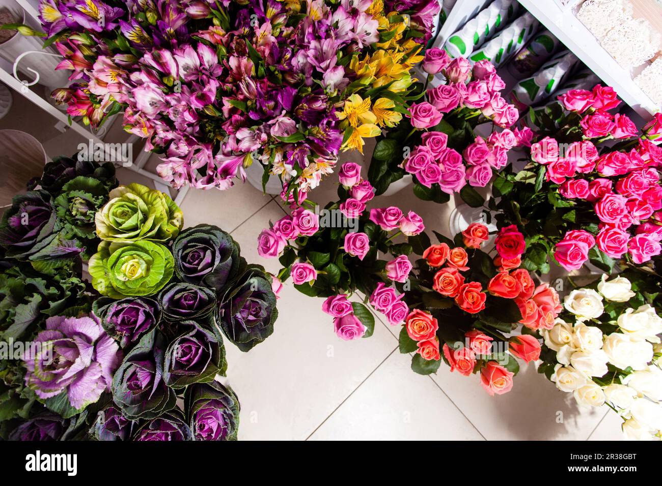 Flowers delivery, creating order Stock Photo - Alamy