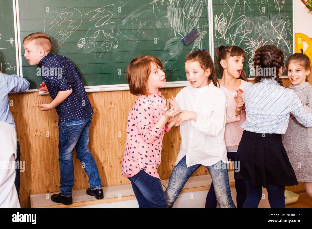 Conversation class hi-res stock photography and images - Alamy