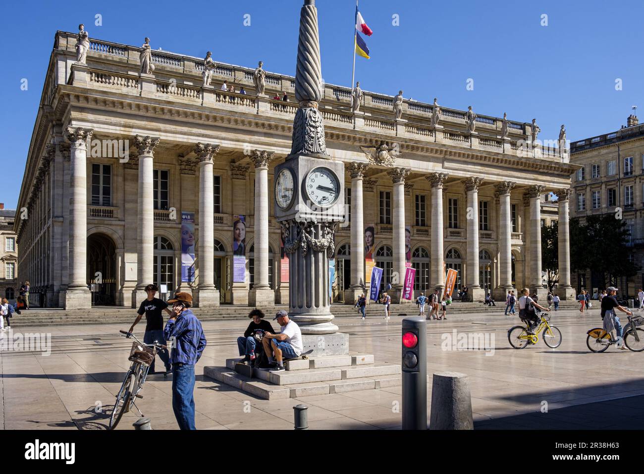 FRANCE. GIRONDE (33). BORDEAUX. THE GRAND THEATRE (ARCHITECT: VICTOR ...
