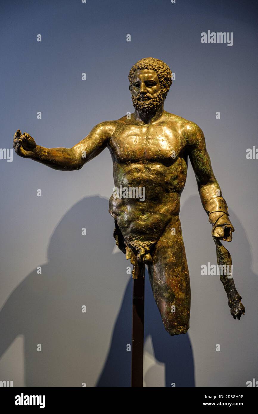 FRANCE. GIRONDE (33). BORDEAUX. THE AQUITAINE MUSEUM. STATUE OF ...