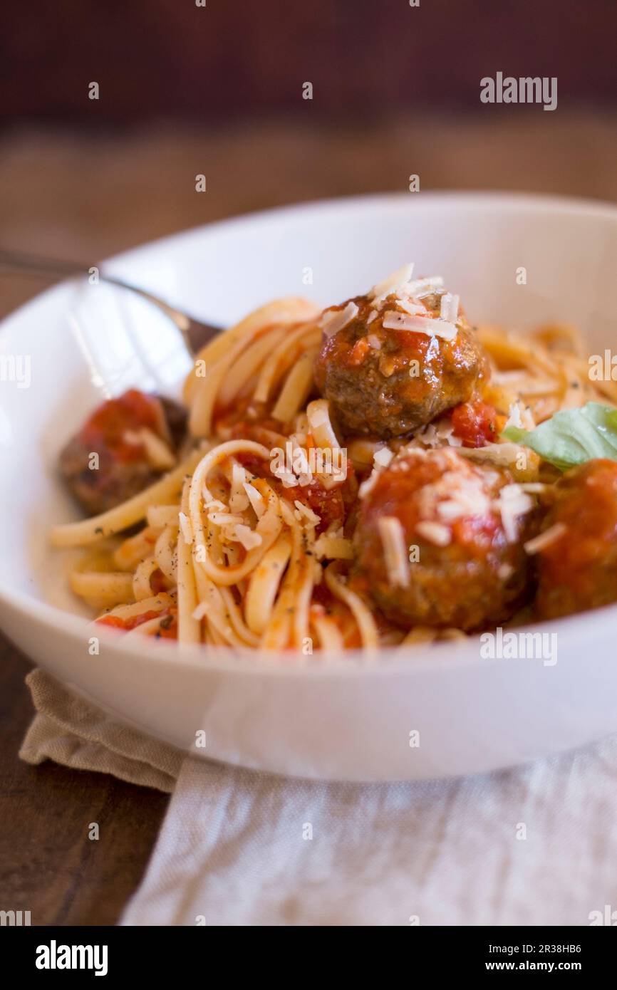 Linguine with meatballs in tomato sauce Stock Photo - Alamy