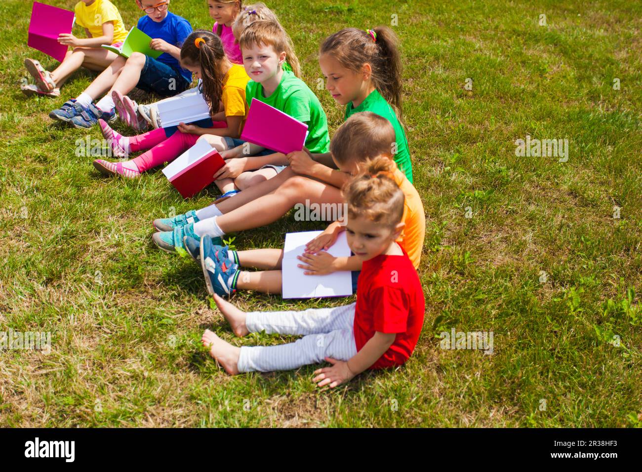 Grass study kids hi-res stock photography and images - Alamy