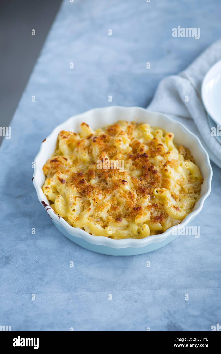 Macaroni cheese (pasta bake) in a casserole dish Stock Photo - Alamy