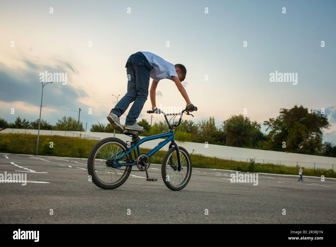Bmx stunts hi-res stock photography and images - Alamy