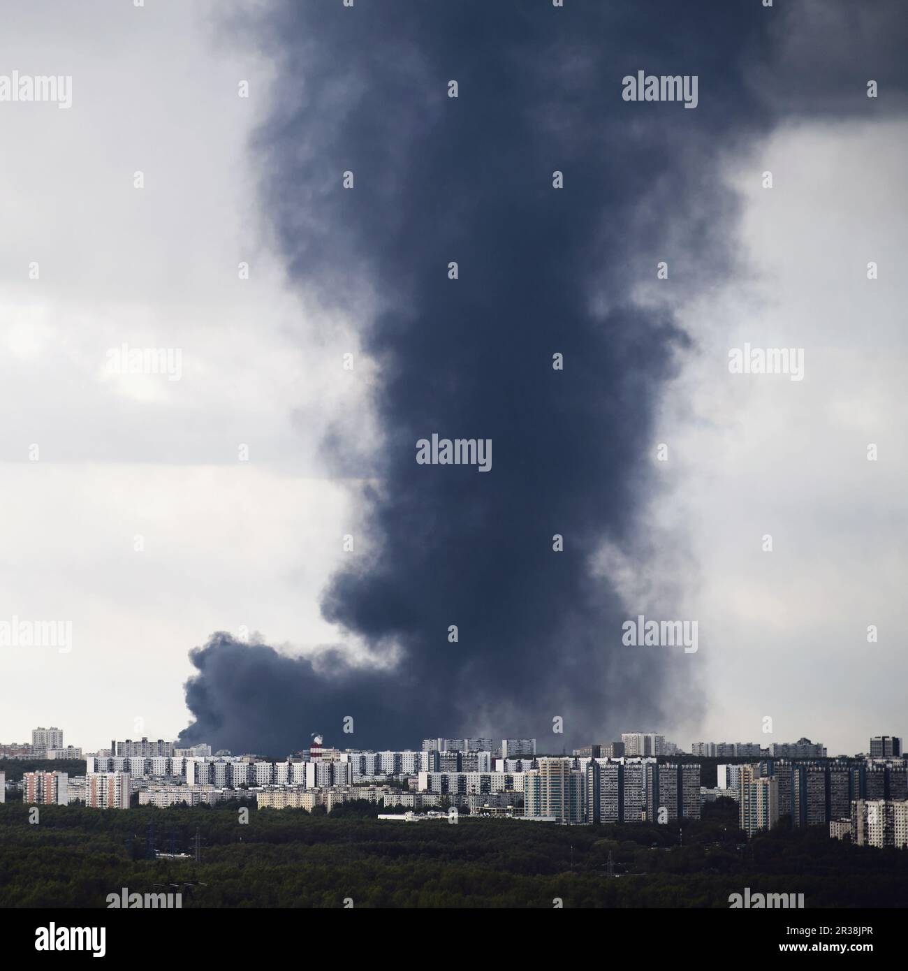 Safety shrouding hi-res stock photography and images - Alamy