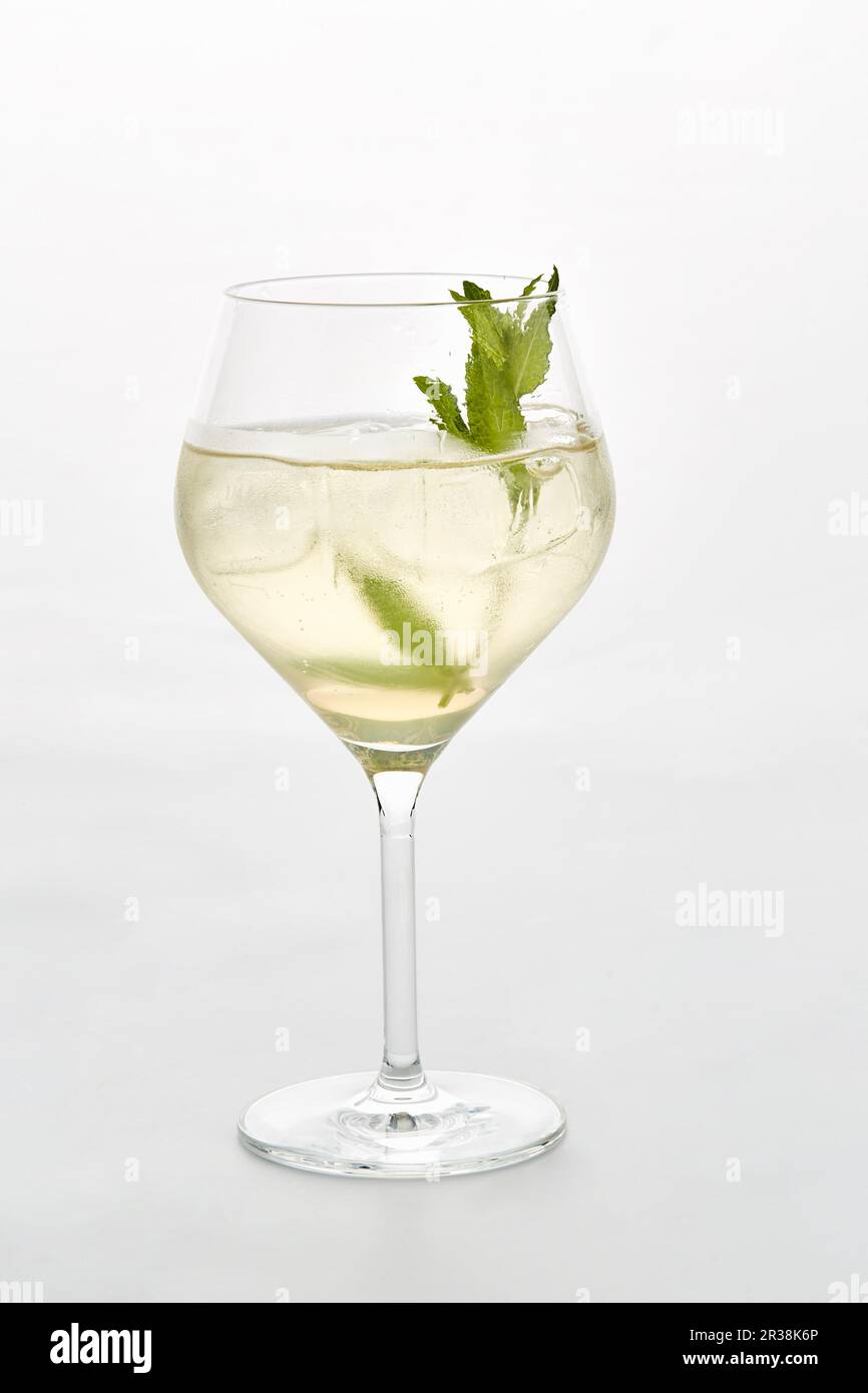 A glass of Hugo (prosecco with mint and elderflower syrup Stock Photo ...