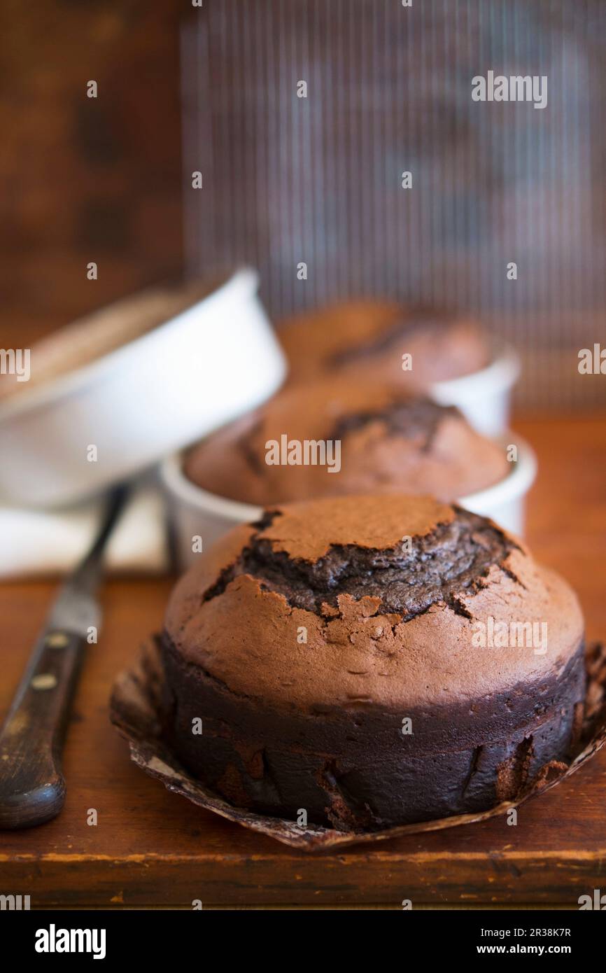 Unfinished cake hi-res stock photography and images - Alamy