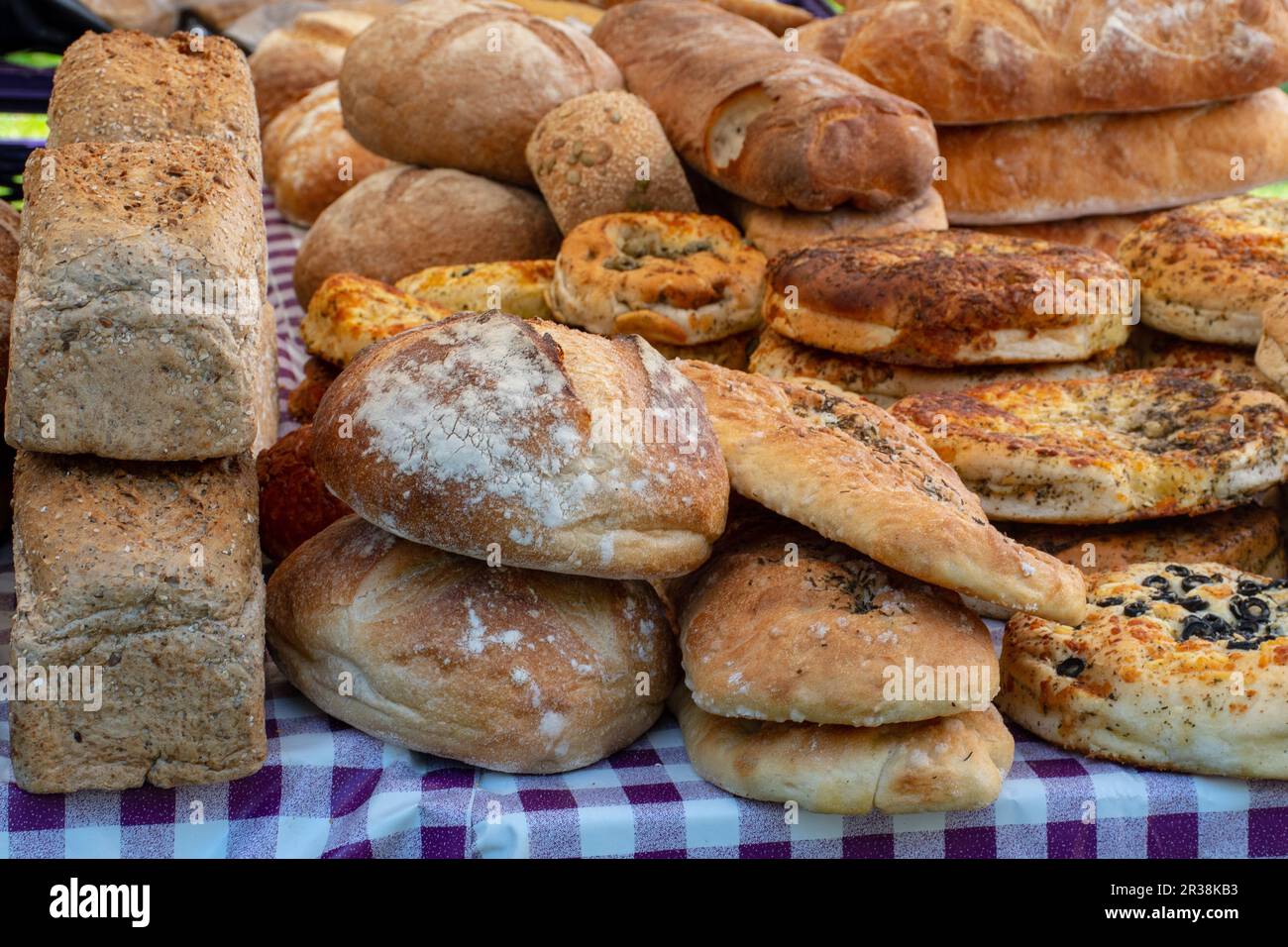 Artisan bread display hi-res stock photography and images - Alamy