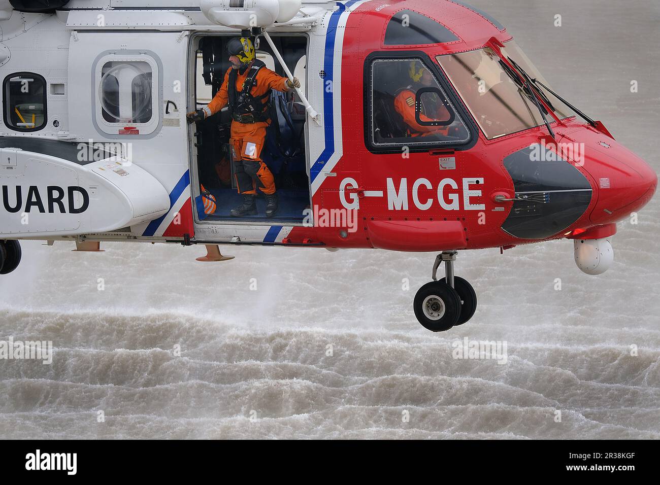 Helkicopter hi-res stock photography and images - Alamy