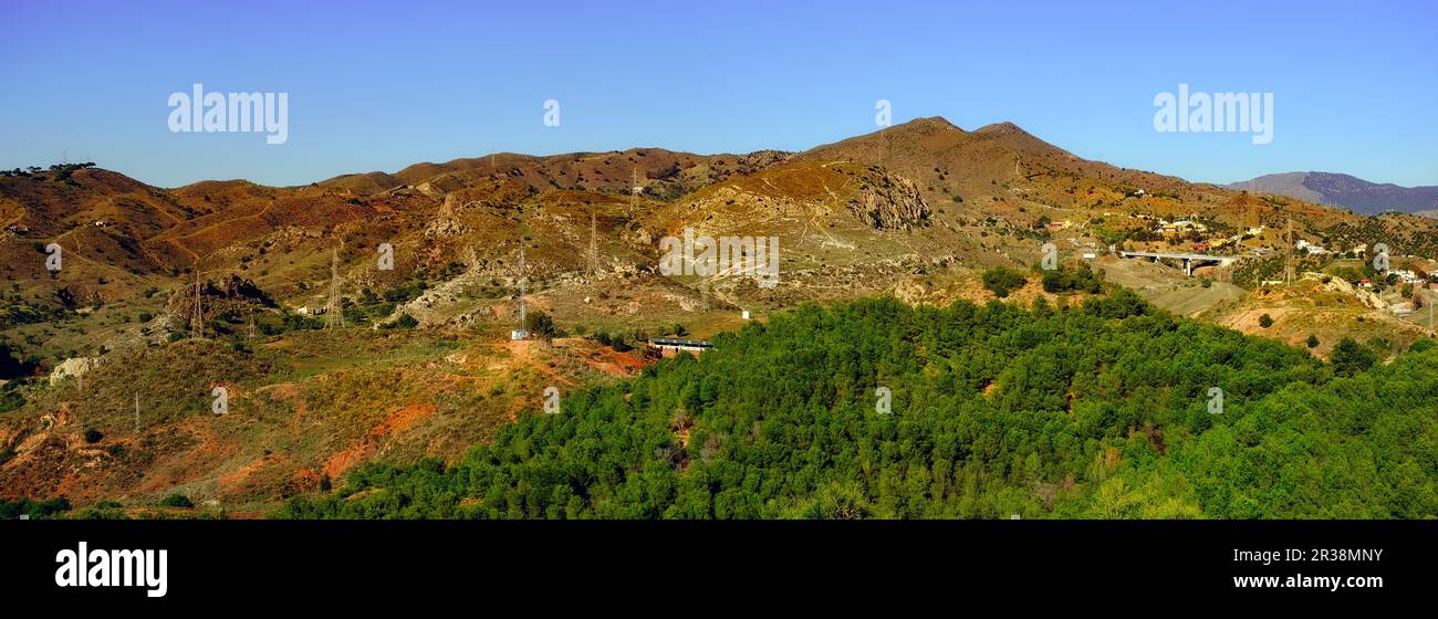 Green hills forest trees hi-res stock photography and images - Alamy